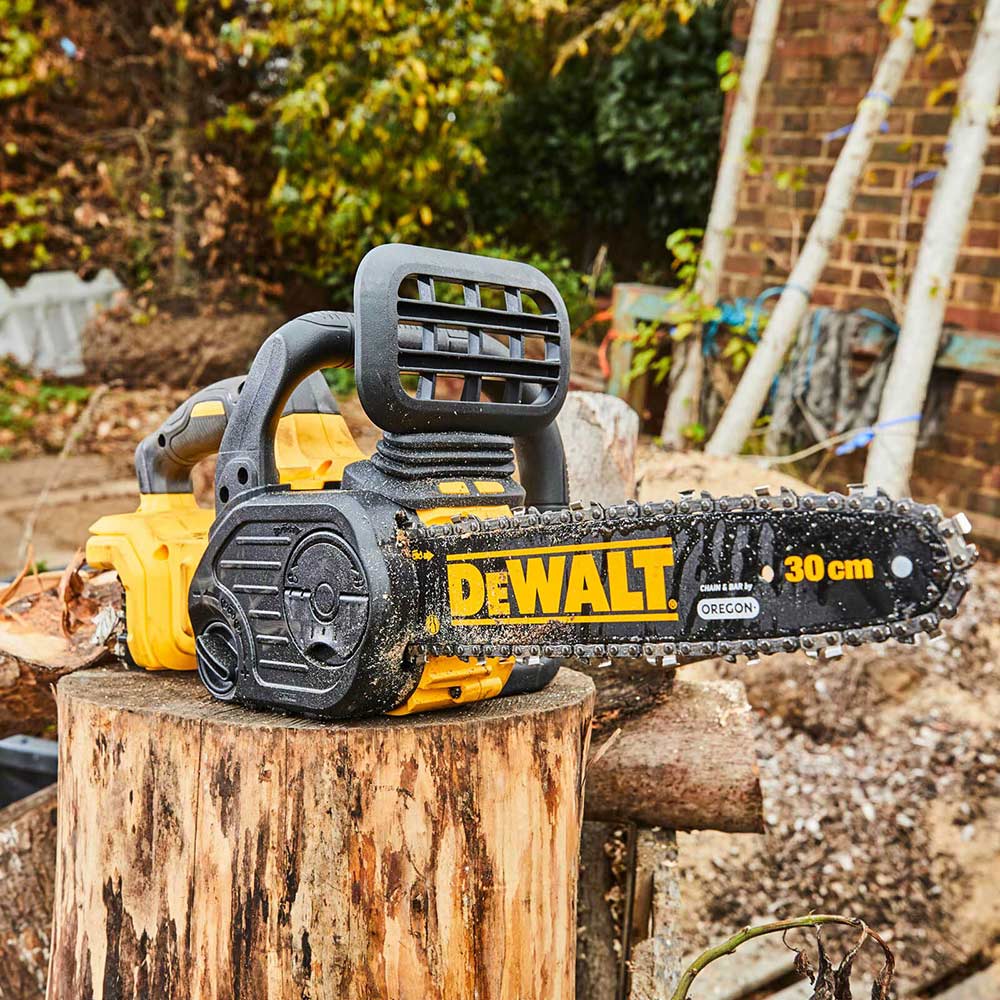 DeWalt DCM565 18v XR Cordless Brushless Compact Chainsaw 300mm Chainsaws